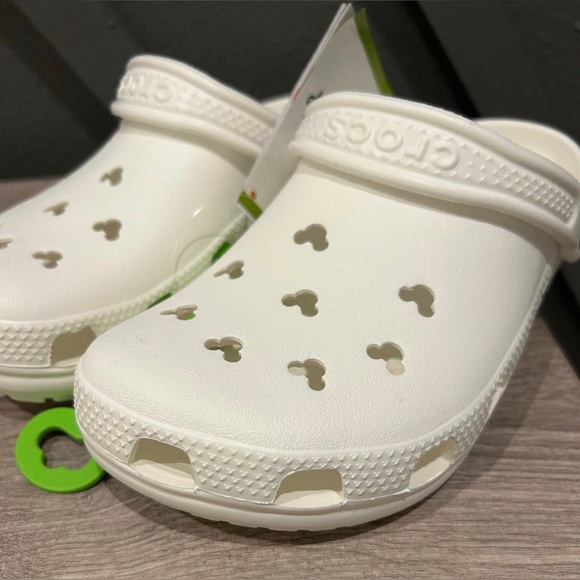 CROCS | Shoes | Disney Parks White Mickey Mouse Crocs M5 W7 Adult ...